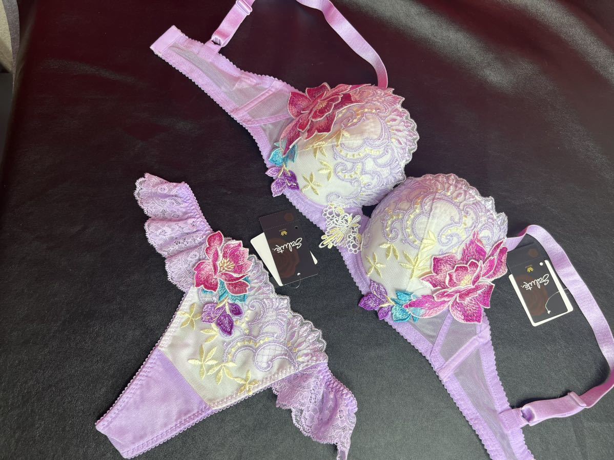 Yahoo!オークション - サルート 43グループ ロータス F65&ソングM PU ...