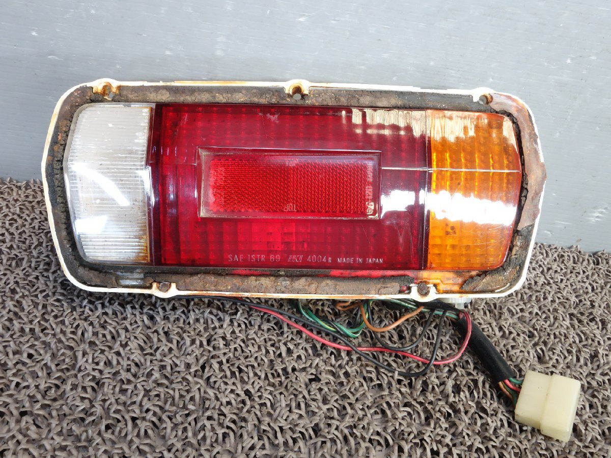 Yahoo!オークション - 8264 日産 サニー B110 GL セダン テールランプ/...