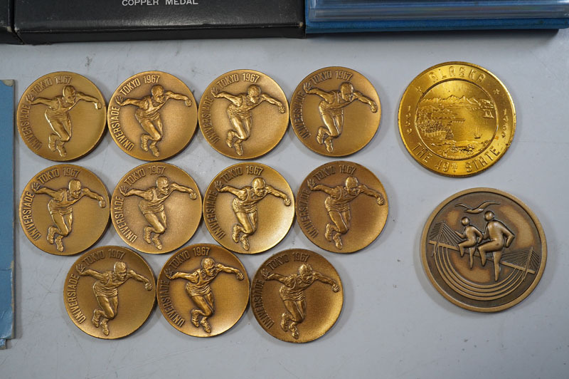 Yahoo!オークション - 【H566】記念メダル まとめ エリザベス二世女王...