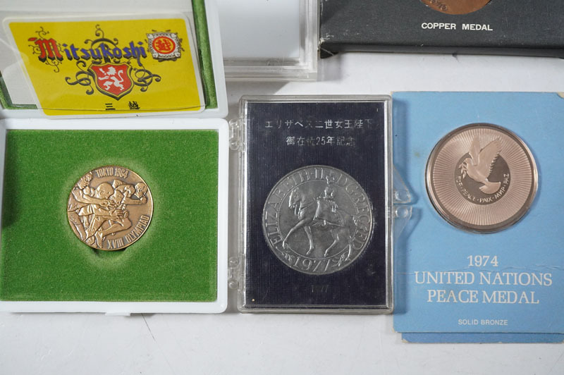 Yahoo!オークション - 【H566】記念メダル まとめ エリザベス二世女王...