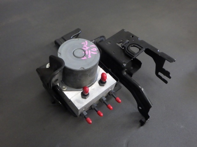 Yahoo!オークション - # 即決 H18年 アウディ A4 1.8T 8EBFB 8E 純正 A...