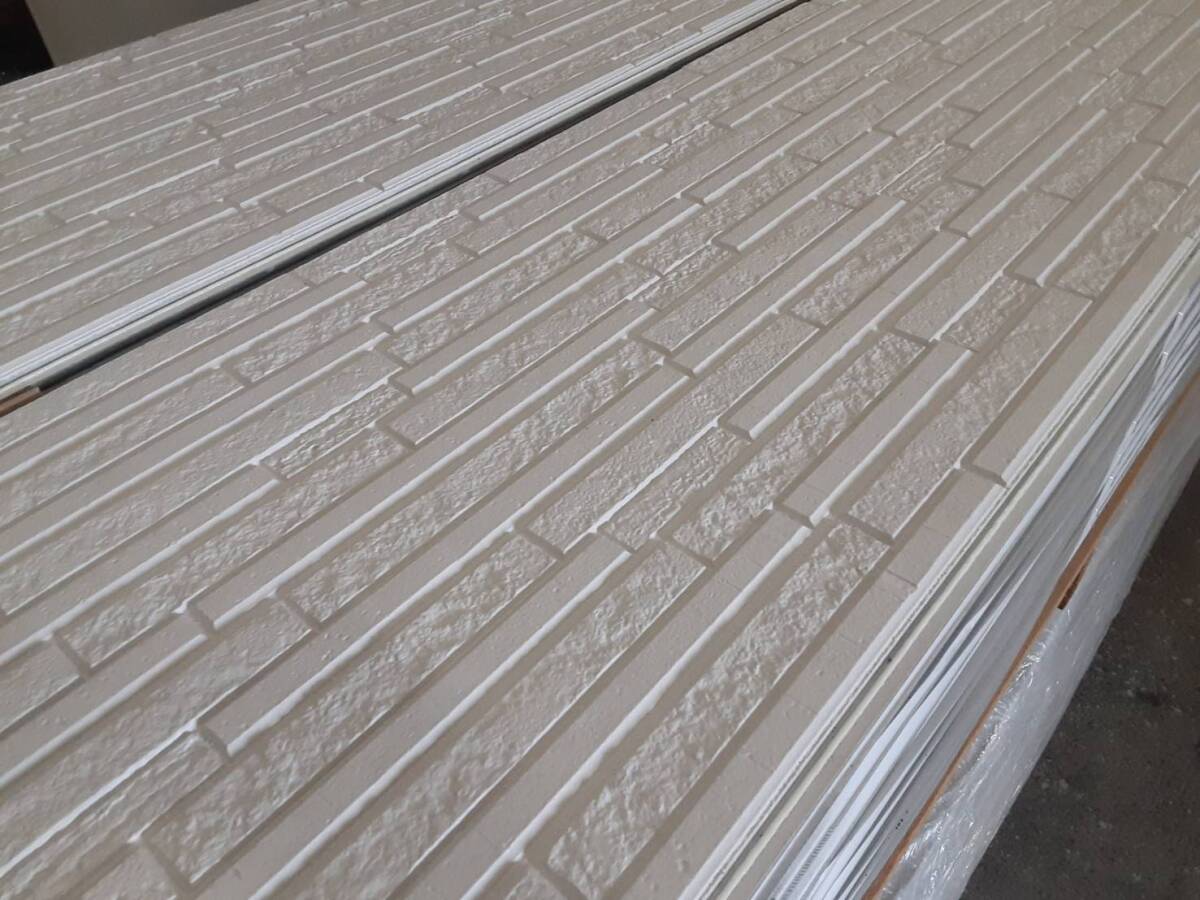 Yahoo!オークション - ＝10/1在販＝【 サイディング+出隅 】1615 KMEW ...