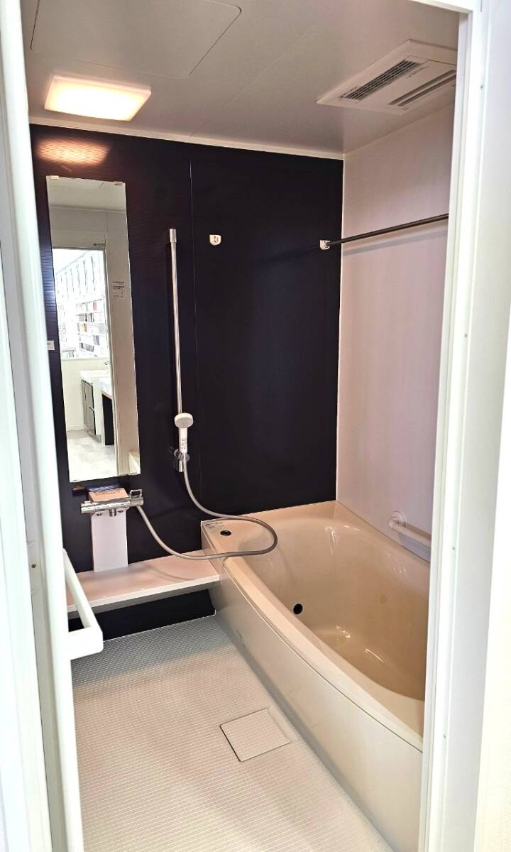 Yahoo!オークション - モデルルーム展示品/TOTO/サザナ/HDV1616WS/ユ...