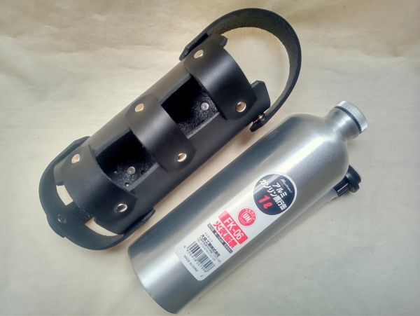 Yahoo!オークション - メルテックFK-06(1L携行缶)＆レザーホルダーセッ...