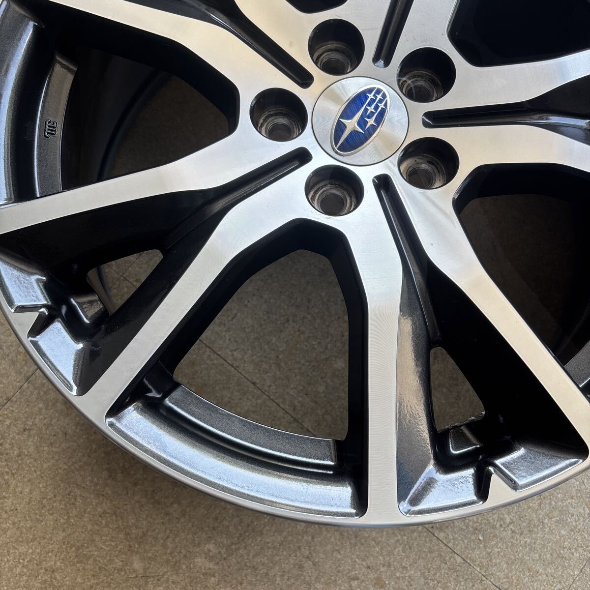 スバル純正ホイール 1本 インプレッサスポーツ 17×7J +55 100 5穴(純正品)｜売買されたオークション情報、yahooの商品情報をアーカイブ公開 - オークファン（aucfan.com）