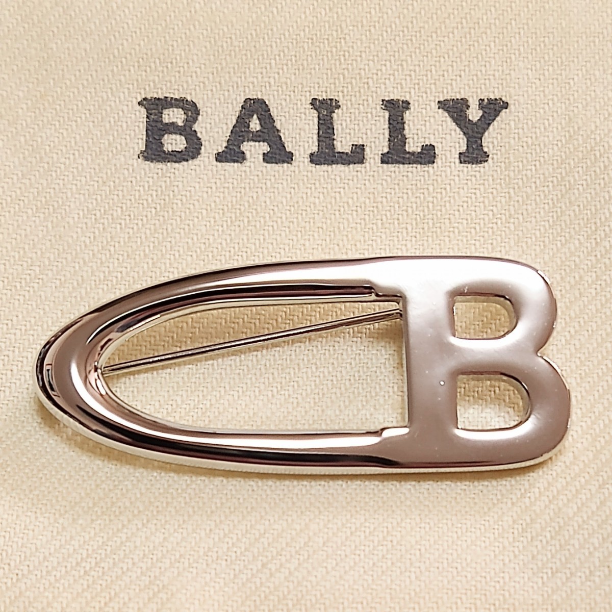 Yahoo!オークション - BALLY ピンブローチ A4 WP ネット限定販売 匿...