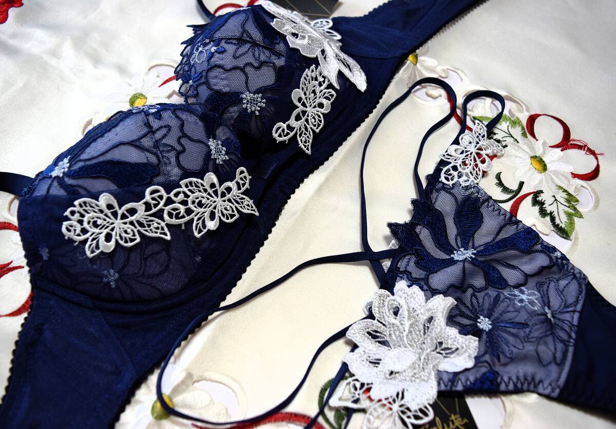 Yahoo!オークション - 新品・タグ付き ワコール サルート 96G・プラ...