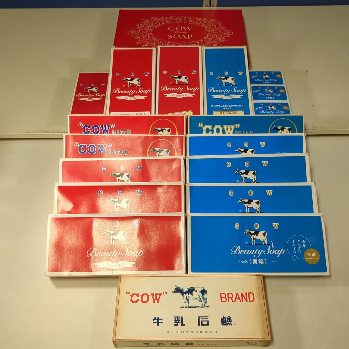 Yahoo!オークション - 8187 牛乳石鹸 新品 103個