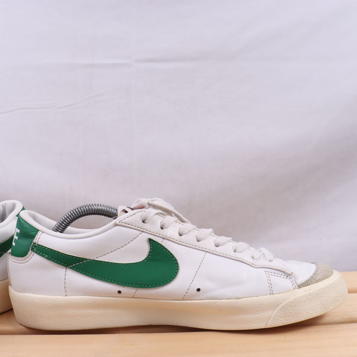 Yahoo!オークション - z1375 ナイキ ブレーザー ロー 77 US9 27.0cm/白...