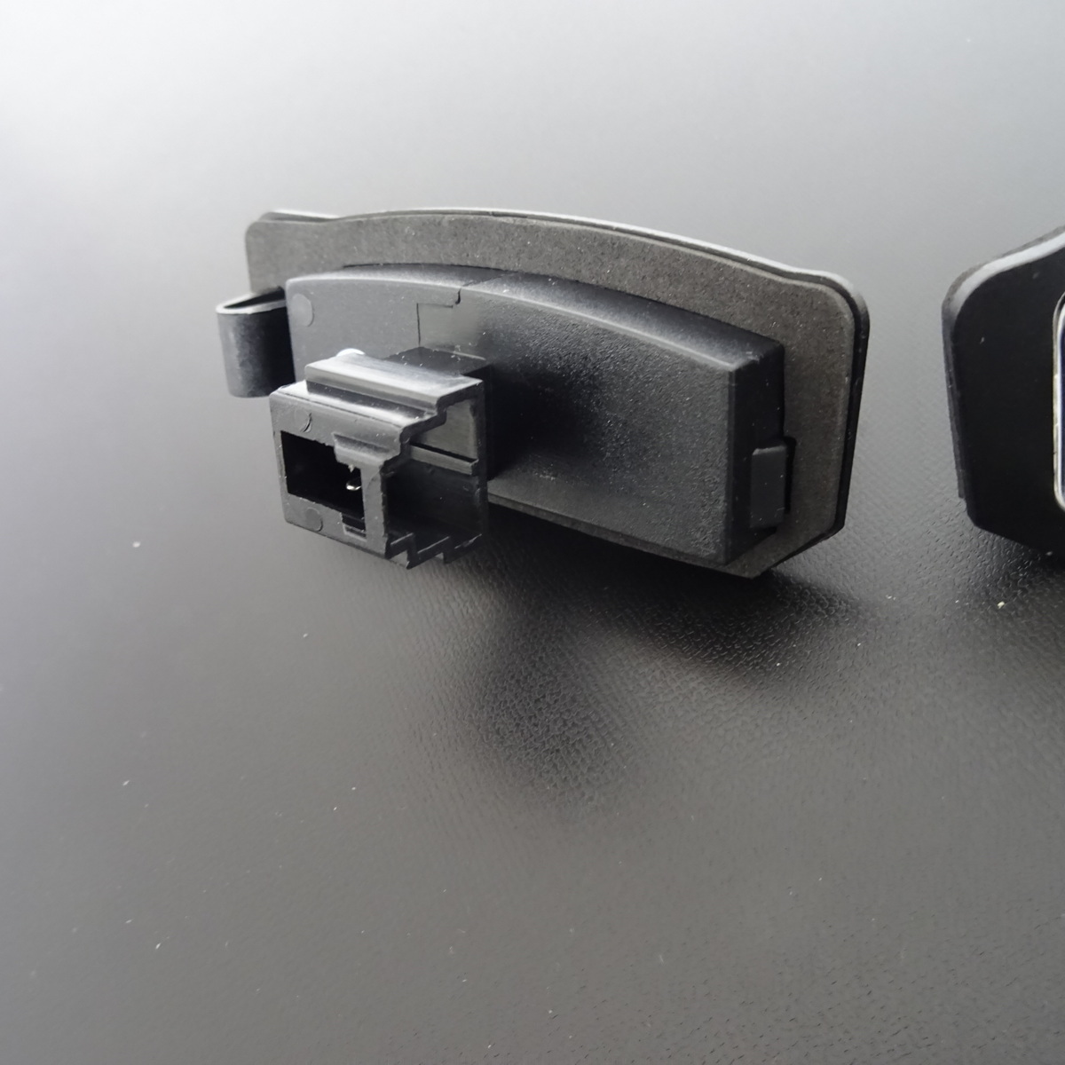 激白光 交換式 三菱 LED ナンバー灯 ライセンス ランプ デリカ D 5 D5 CV5W CV4W CV2W CV1W アウトランダーPHEV GG2W GG3W(新品/送料無料)の ...