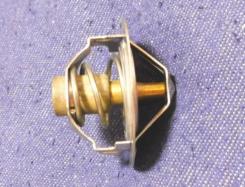 Yahoo!オークション - 71℃サーモスタット サニトラB211サニートラック...