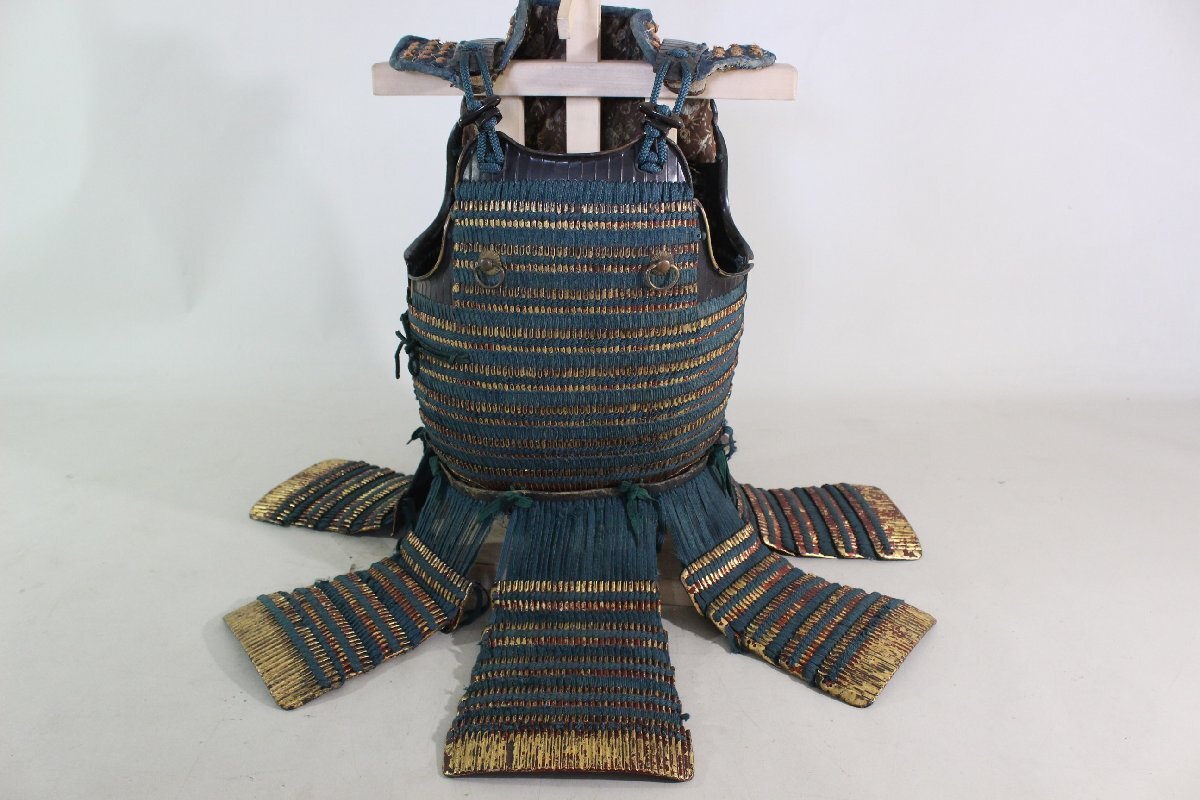 Yahoo!オークション - 白檀塗本小札二枚胴 江戸 鉄 革 白檀塗 5.26kg ...