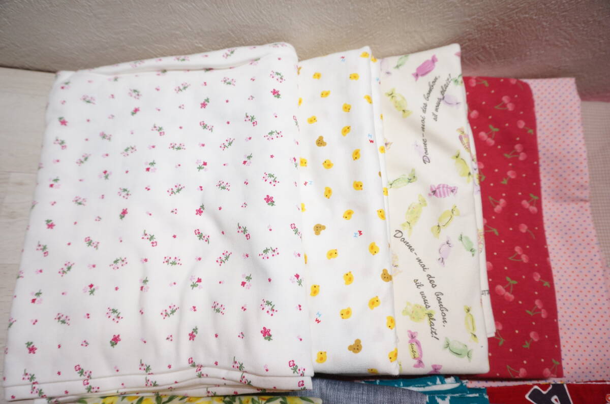 Yahoo!オークション - 【Z305.O】超大量 布 生地 はぎれ 約14.8㎏ サイ...