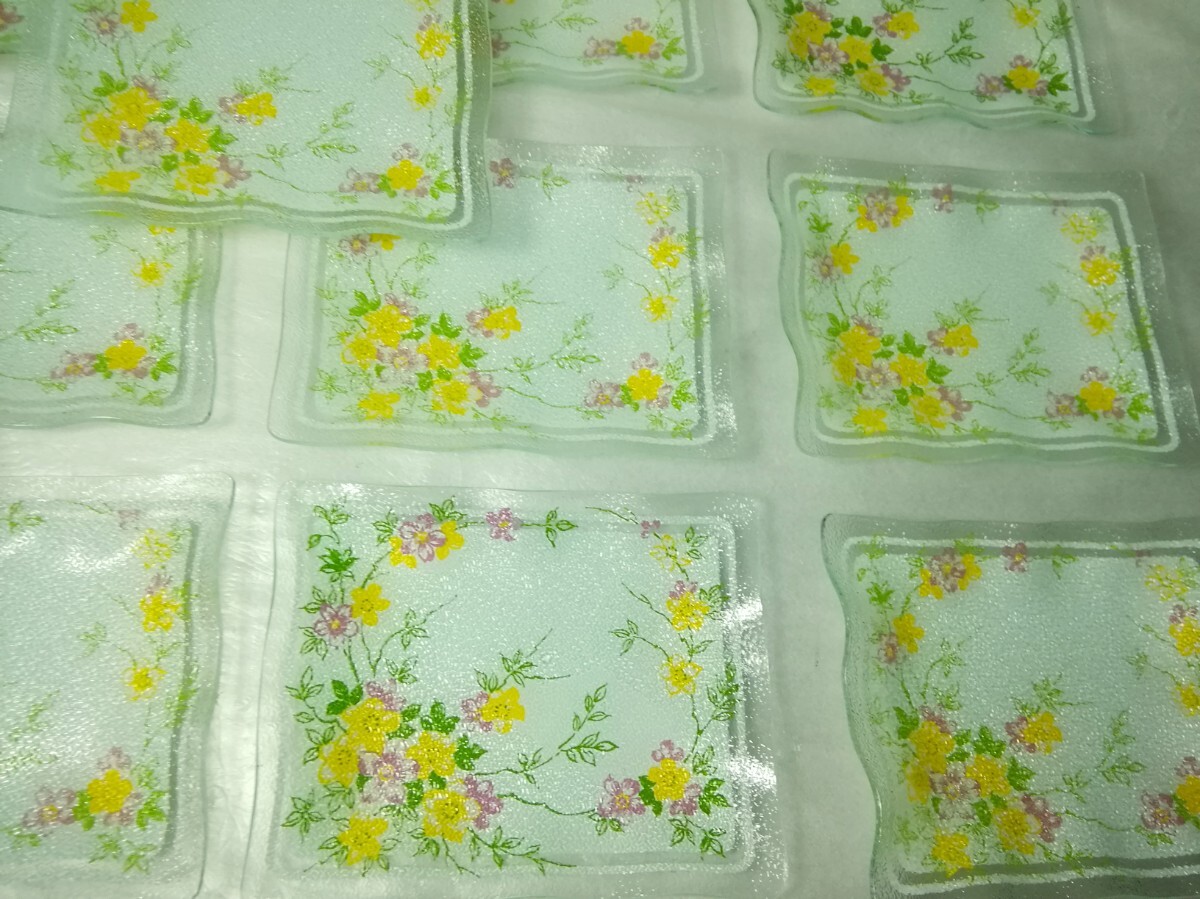 Yahoo!オークション - ガラス皿 13枚セット 花柄 花絵 長方形皿 小皿 ...