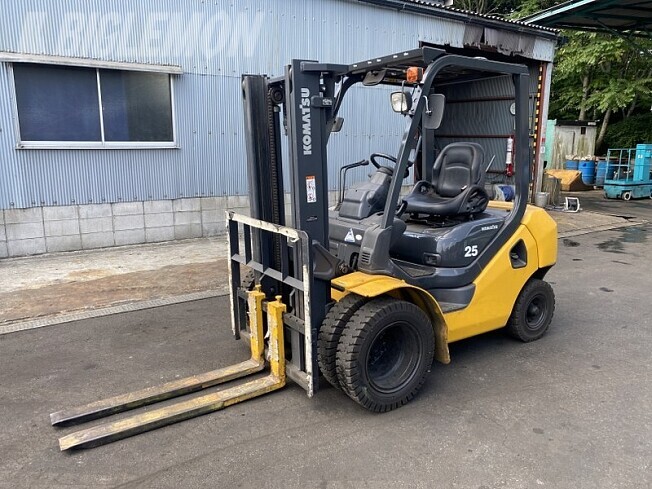Yahoo!オークション - フォークリフト コマツ FG25T-17 2015年 3 363h ...