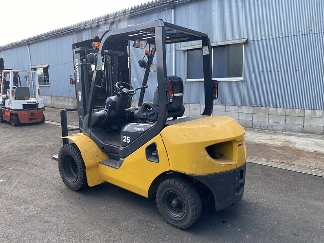 Yahoo!オークション - フォークリフト コマツ FG25T-17 2015年 3 363h ...