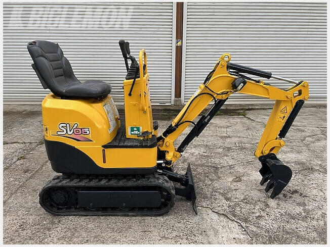 Yahoo!オークション - ミニ油圧ショベル(ミニユンボ) ヤンマー SV05(SV...