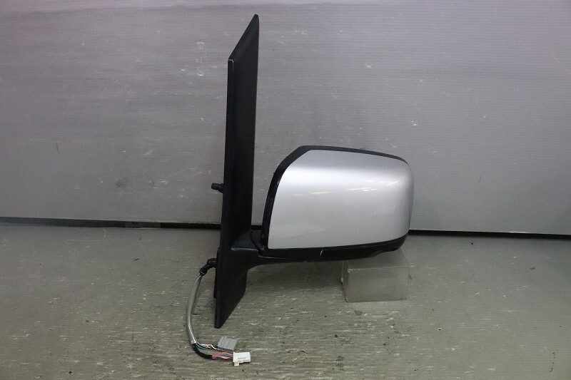 Yahoo!オークション - 25 セレナ ライダーS 20S 前期 (C25 CC25) 純正 ...