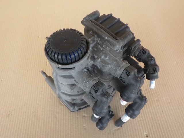 Yahoo!オークション - r664-45 日産 UD トラックス クオン エアーバル...