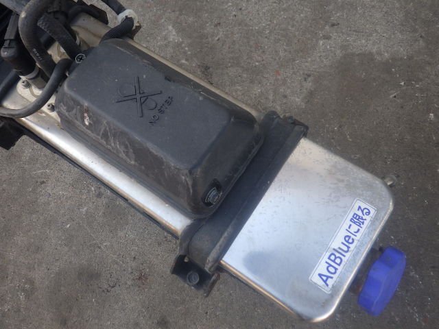 Yahoo!オークション - r672-36 日産 UD トラックス クオン アドブルー...