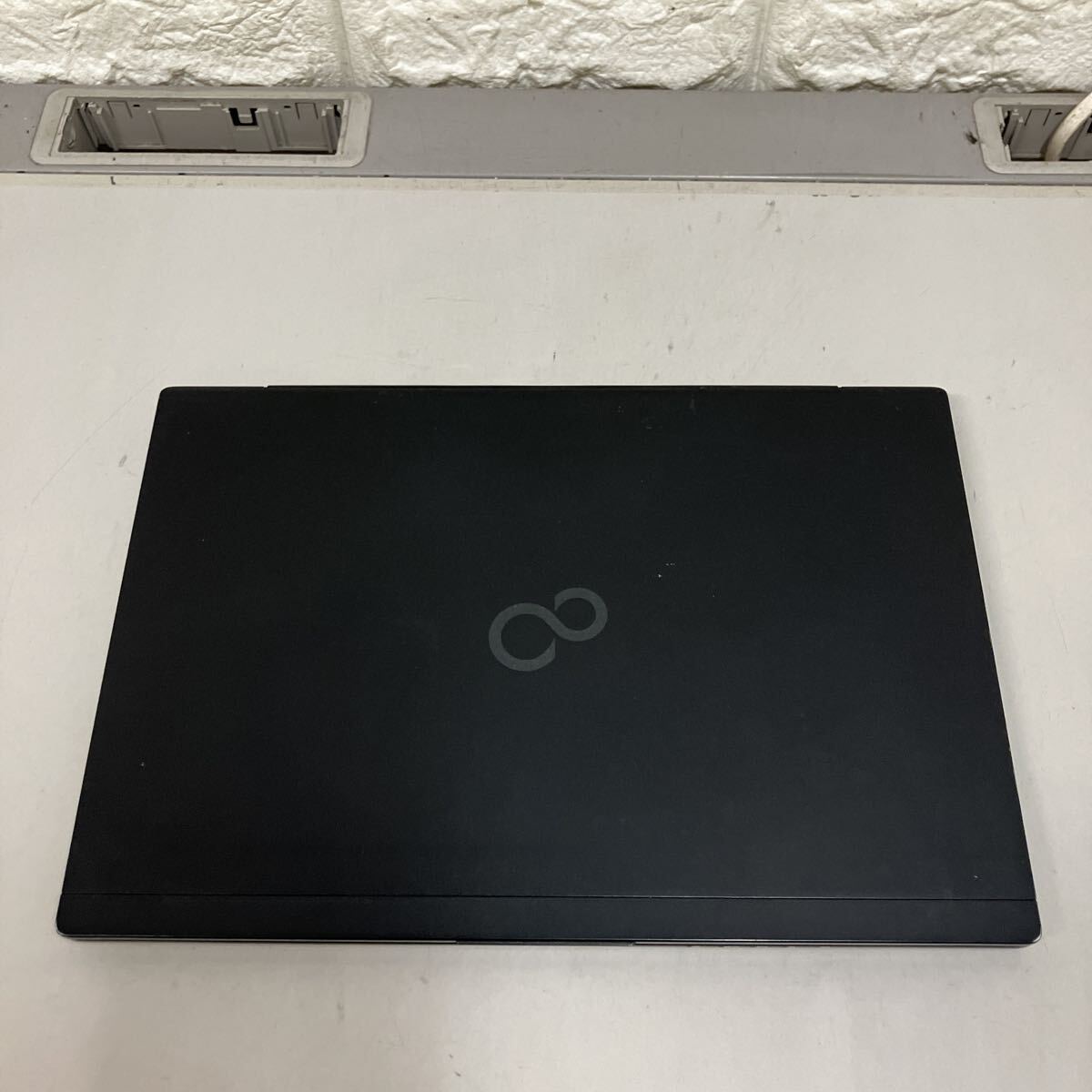 Yahoo!オークション - R27 富士通 LIFEBOOK FMVU19011 Core i5 8365U ...