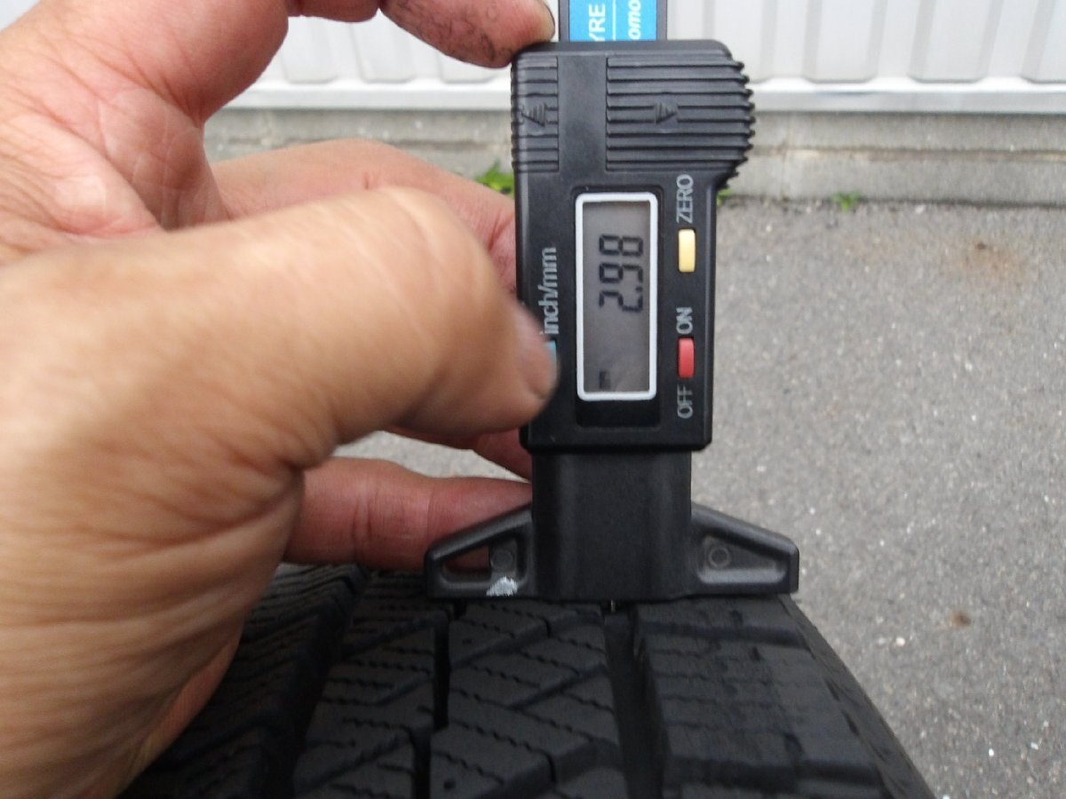 Yahoo!オークション - (R07/08/07) 14インチ スタッドレスタイヤ / ブ...