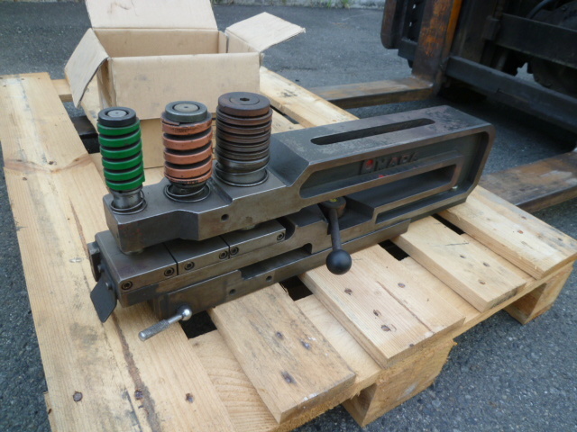 Yahoo!オークション - SP30 アマダ セットプレス 3連 パンチ セット ...