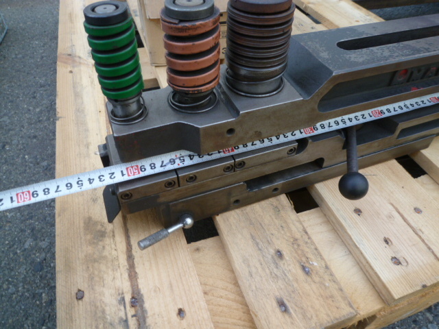 Yahoo!オークション - SP30 アマダ セットプレス 3連 パンチ セット ...