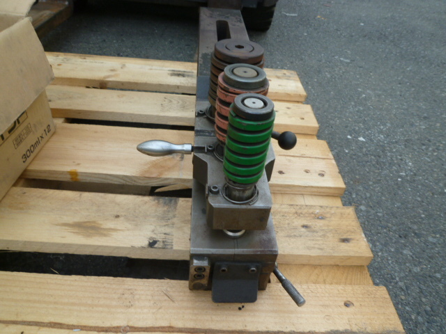 Yahoo!オークション - SP30 アマダ セットプレス 3連 パンチ セット ...