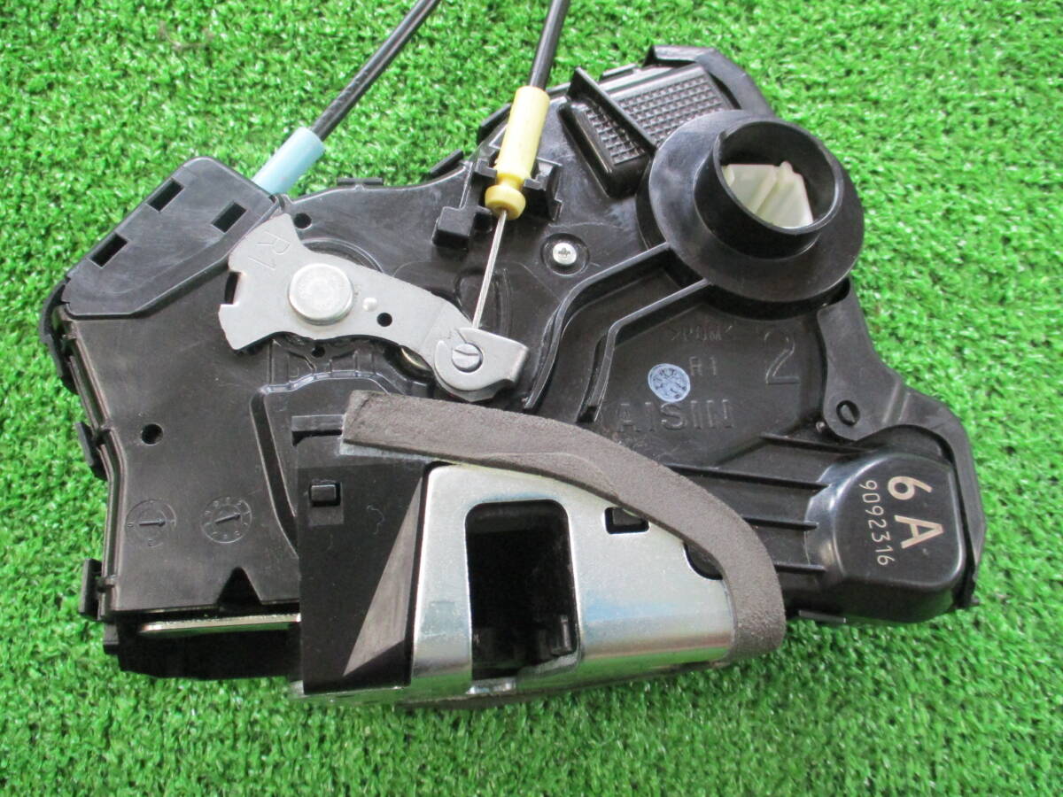 Yahoo!オークション - AIR7802 保証付 ヴォクシー ZRR70W 右フロント ...