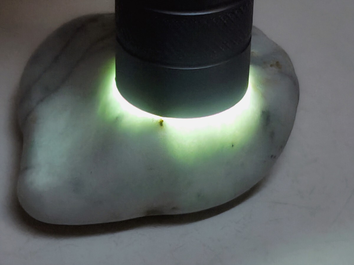 Yahoo!オークション - 【糸魚川111】 67g 翡翠 ヒスイ 原石 翡翠原石 ...