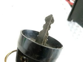 Yahoo!オークション - J009【レターパック】 イグニッション スイッチ ...