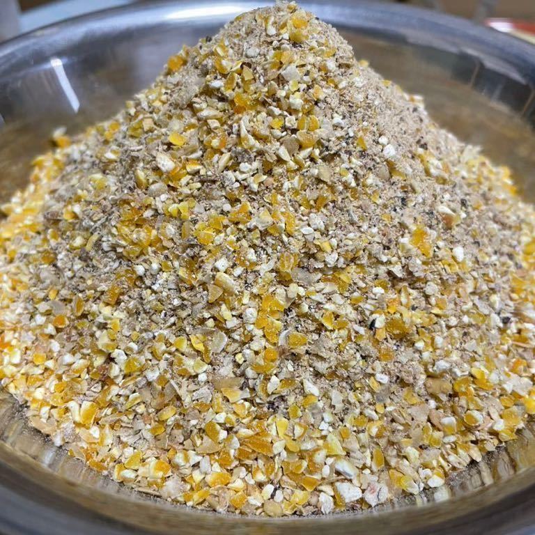 Yahoo!オークション - 鶏の餌 雛用（生後70日〜120日）4kg 細かく雛が...