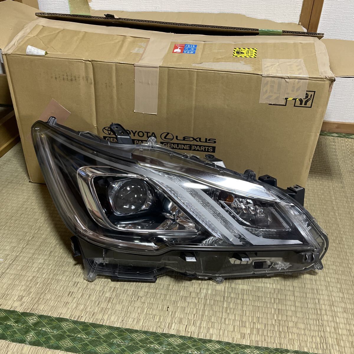 Yahoo!オークション - AWS 210 GRS 210 ARS 210 クラウン LED 後期 右 ...