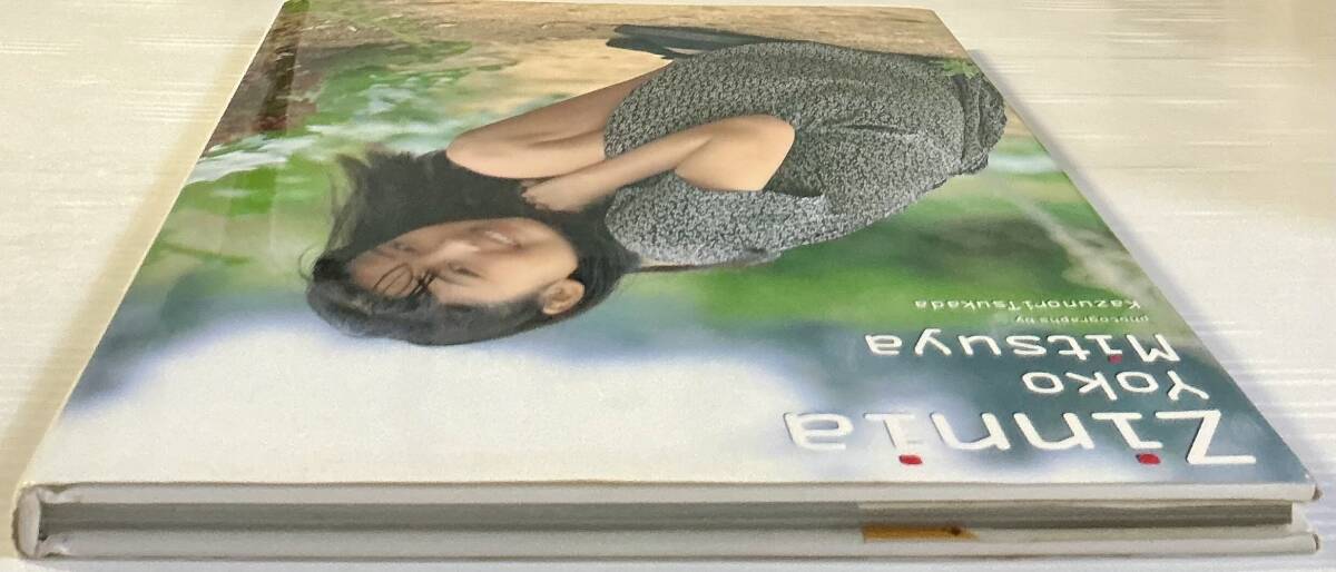 Yahoo!オークション - 三津谷葉子 写真集 Zinnia 美女 美乳 美尻 グラ...