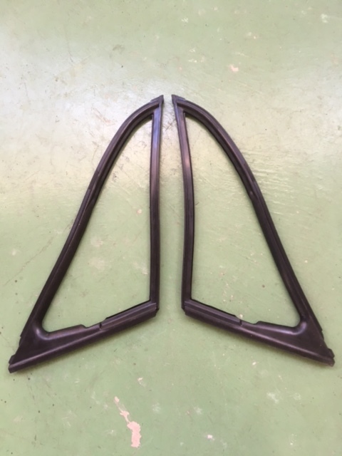 Yahoo!オークション - ハコスカ 4D用 三角窓ウェザーストリップ 左右...