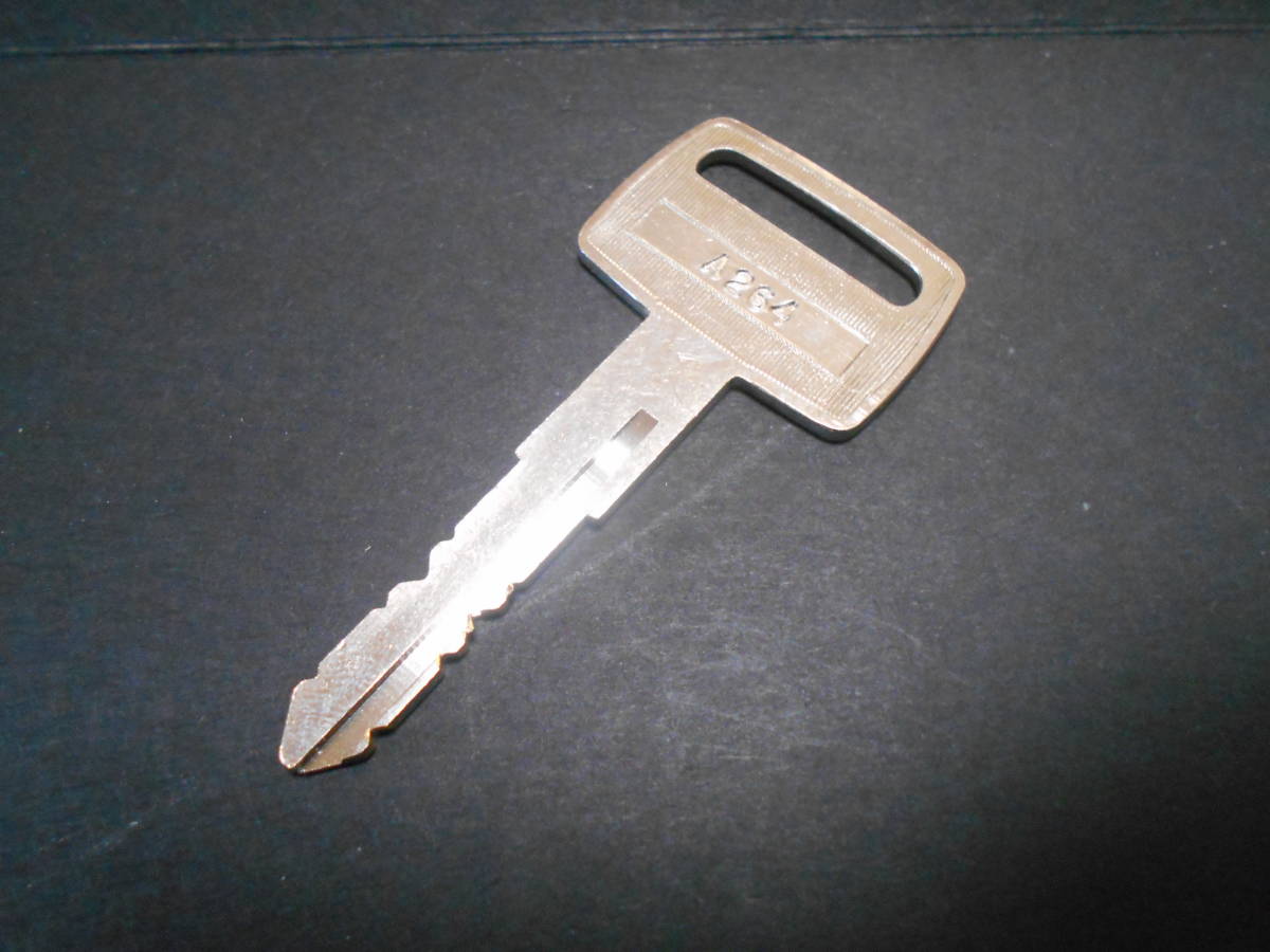 Yahoo!オークション - コピーキー A264 コマツ キー A264 (エー・ニー...