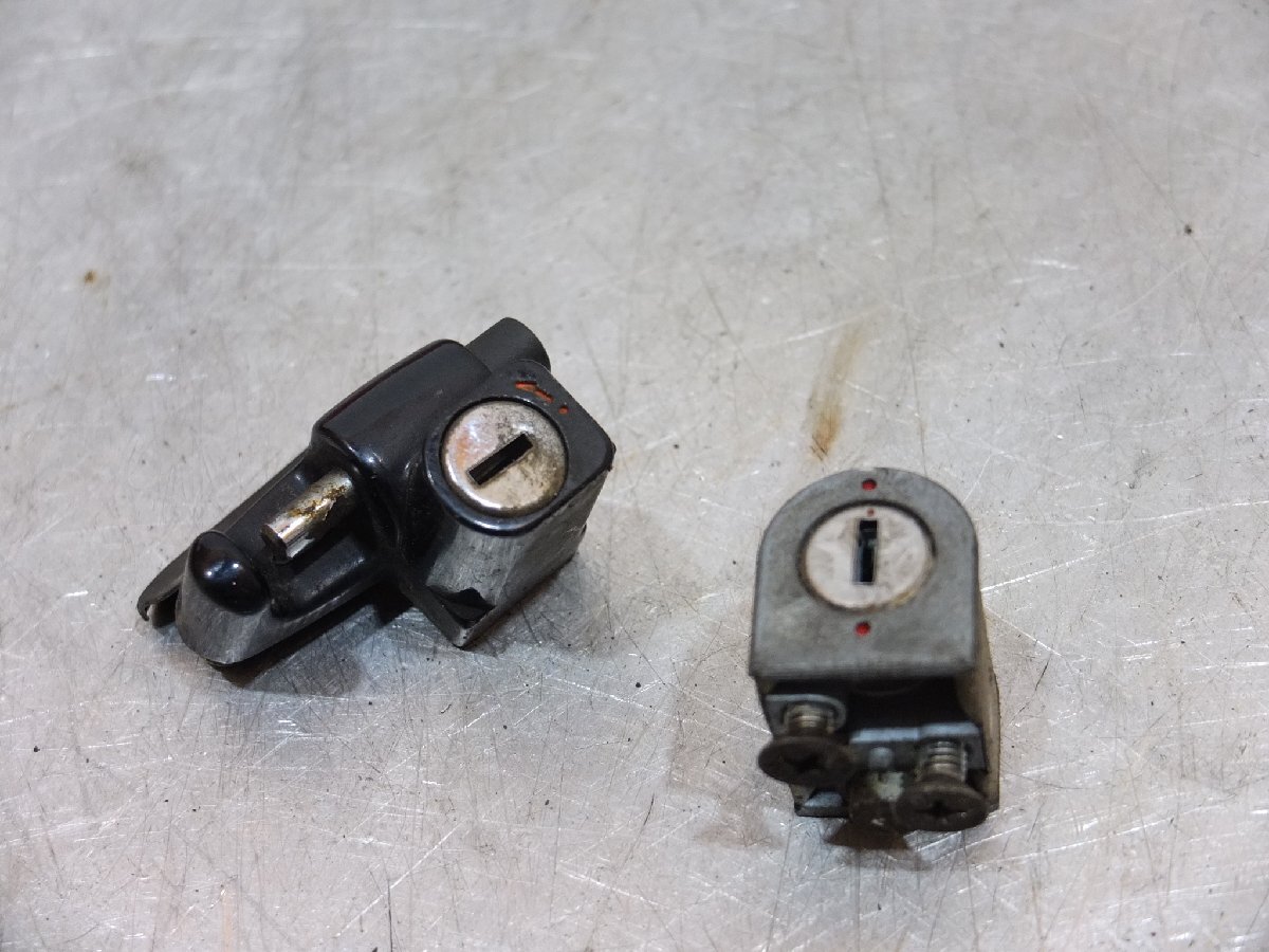 Yahoo!オークション - CB50S AC02-1106 鍵なしハンドルロック&メットホ...