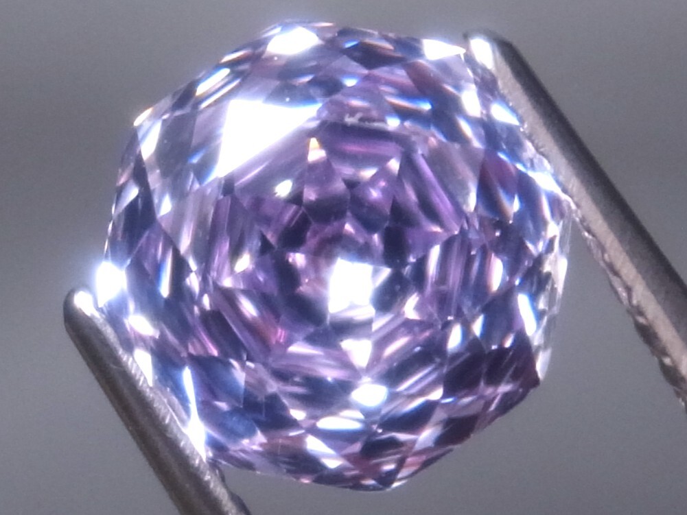 Yahoo!オークション - 4.46ct 8㎜ 新品・最先端技術のレーザー光線によ...