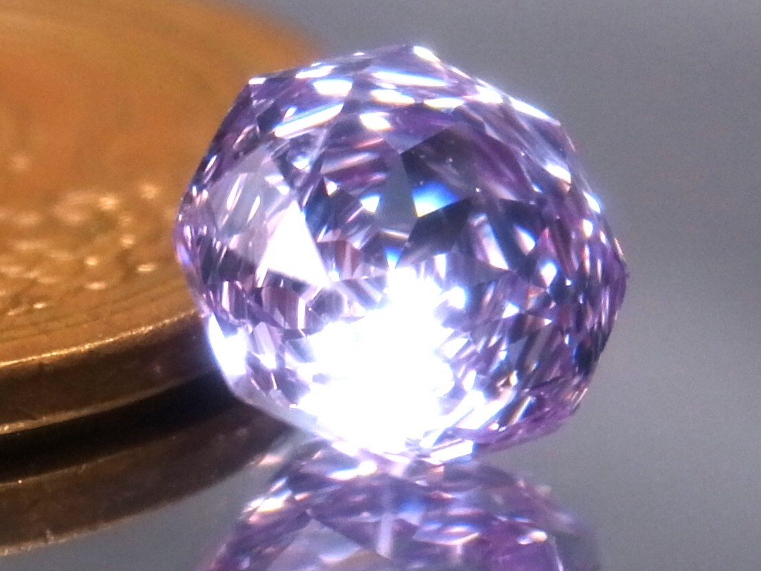 Yahoo!オークション - 4.46ct 8㎜ 新品・最先端技術のレーザー光線によ...