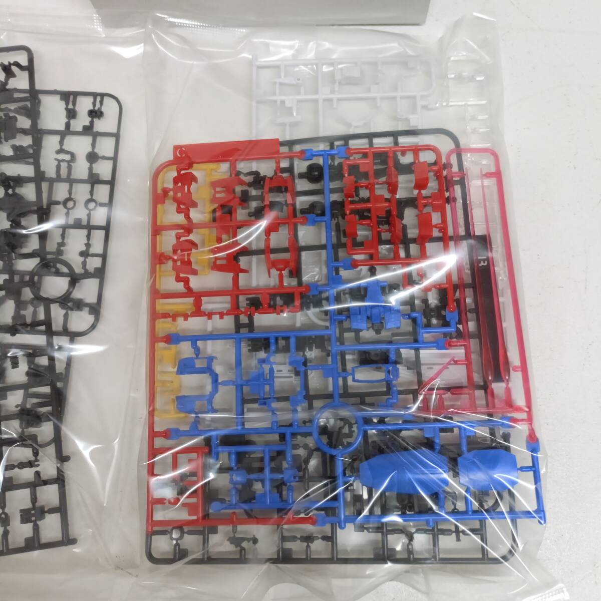 B29828 プラモデル 1/144 RG RX-78 GP-01 ガンダム試作1号機 ゼフィランサス 機動戦士ガンダム0083 STARDUST MEMORY ガンプラ バンダイ(ガンダム ...