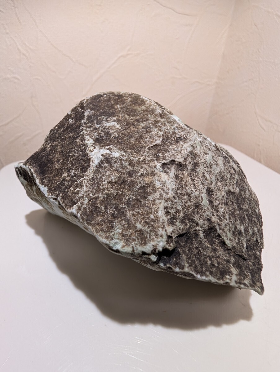 Yahoo!オークション - 天然石 新潟県糸魚川市歌川産 翡翠含有石 約990g...