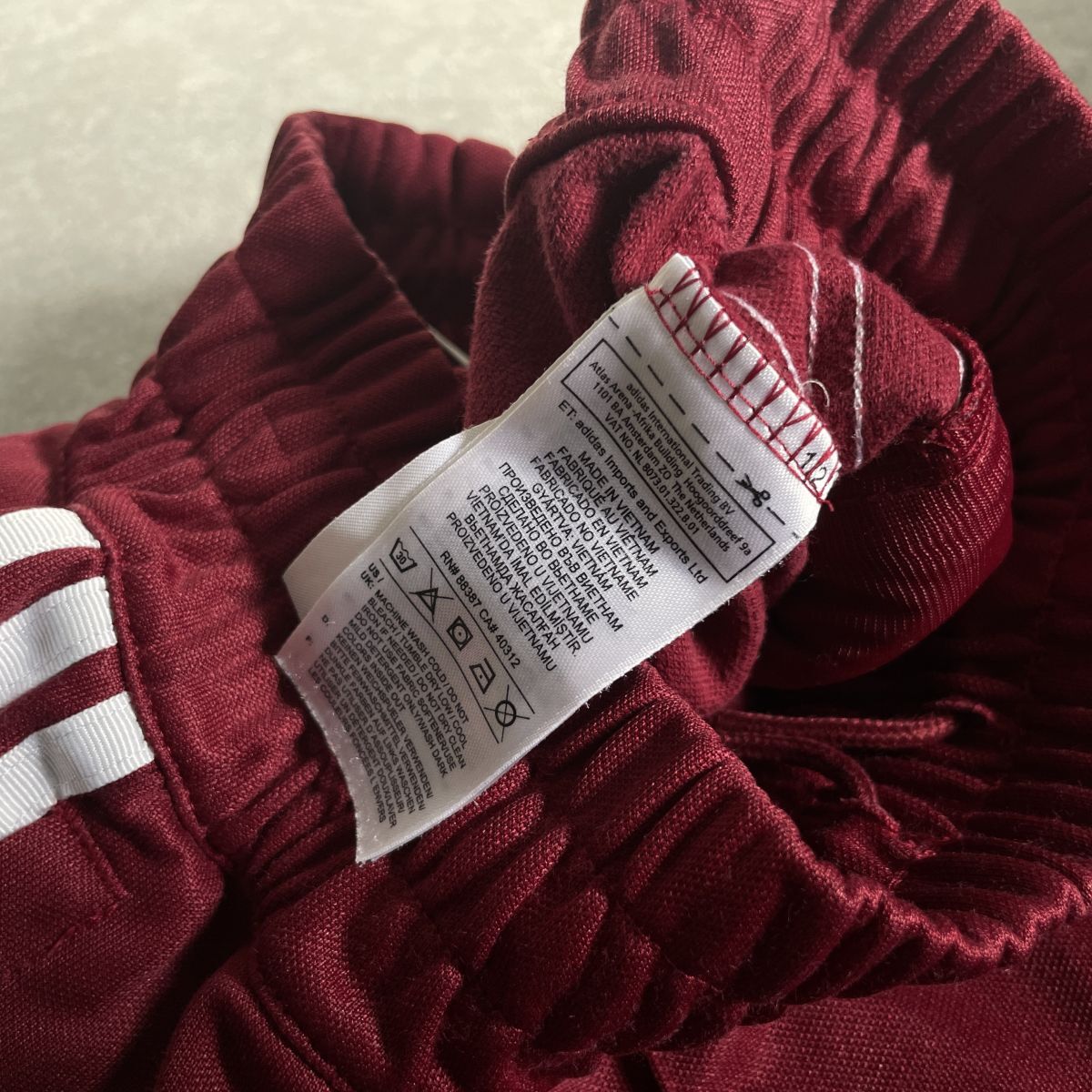 adidas Lサイズ トレフォイル ロゴ 刺繍 3-ストライプ ジャージ トラックパンツ アディダス(ボトムス)｜売買されたオークション情報、yahooの商品情報をアーカイブ公開 ...