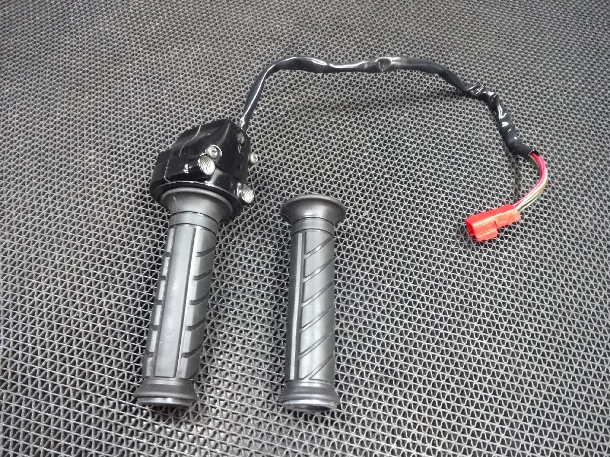 Yahoo!オークション - ヤマハ SR400-3 純正 右ハンドルスイッチグリッ...