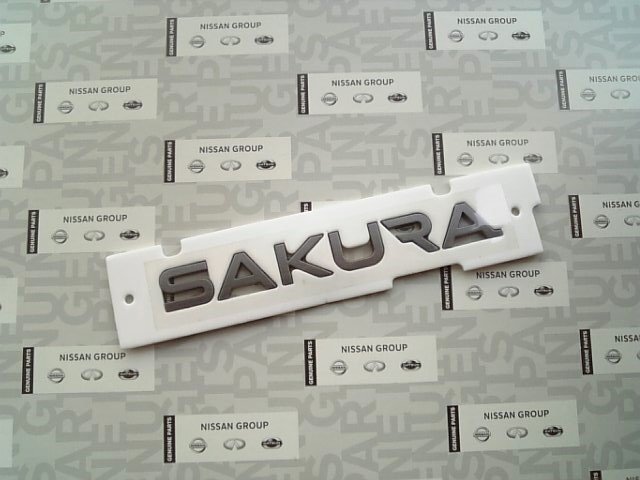 Yahoo!オークション - 日産純正 B6AW サクラ SAKURA リヤエンブレム ni...