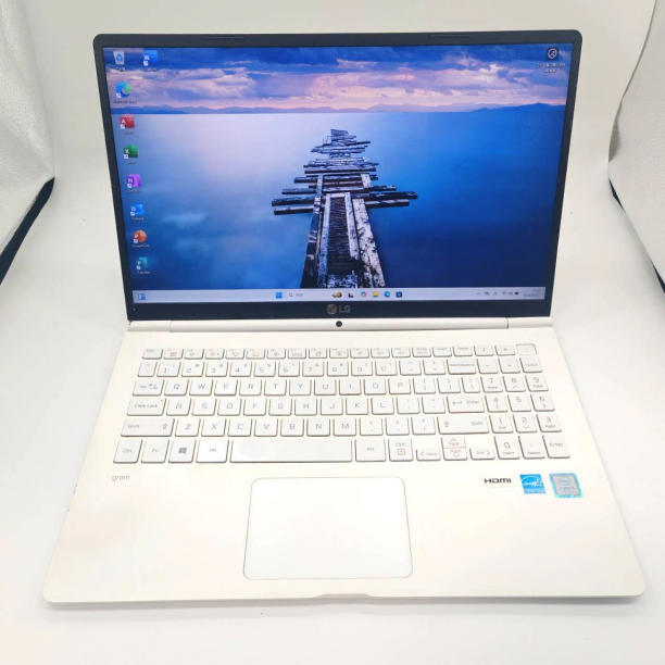 Yahoo!オークション - 超軽量 フルHD 15.6 LG ノートPC gram 15Z970-G....