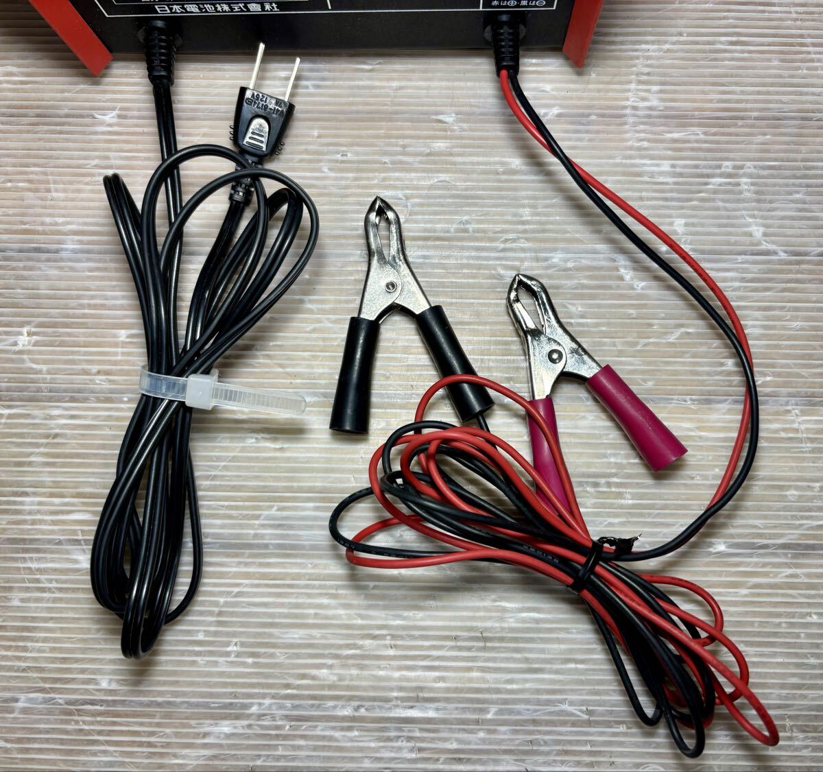 GS 日本電池 マイチャージャー バッテリー充電器 MCB-6 6/12V(充電器)｜売買されたオークション情報、yahooの商品情報をアーカイブ公開 - オークファン（aucfan.com）