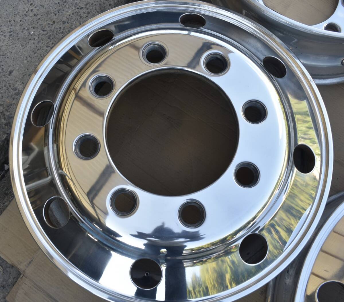 Yahoo!オークション - 送料無料 BS 住金 アルミホイール 22.5×7.50 JI...