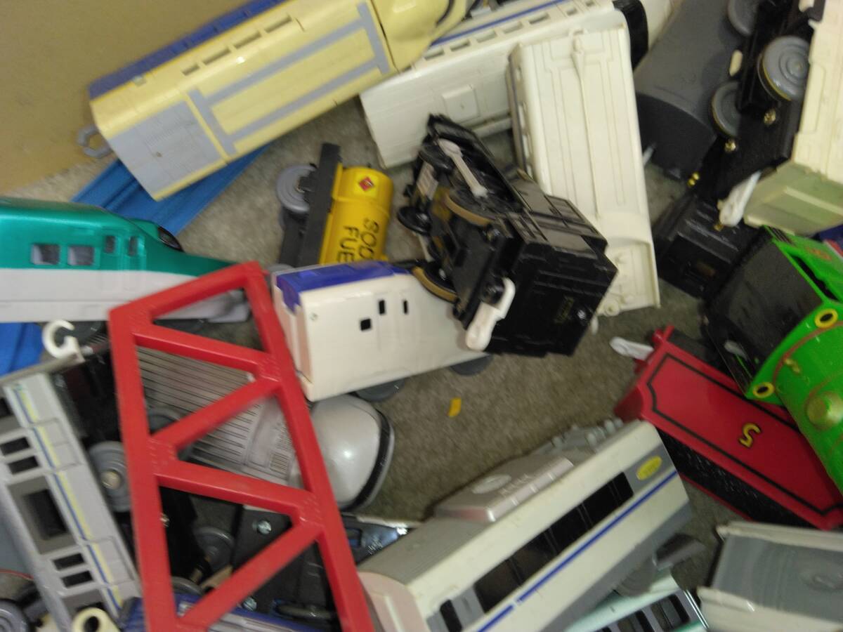 Yahoo!オークション - M61 棚21 ジャンク品 電車セット プラレール Nゲ...
