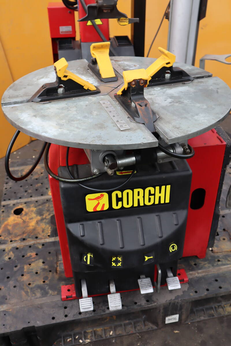 Yahoo!オークション - タイヤチェンジャー CORGHI コルギ コーギー A20...